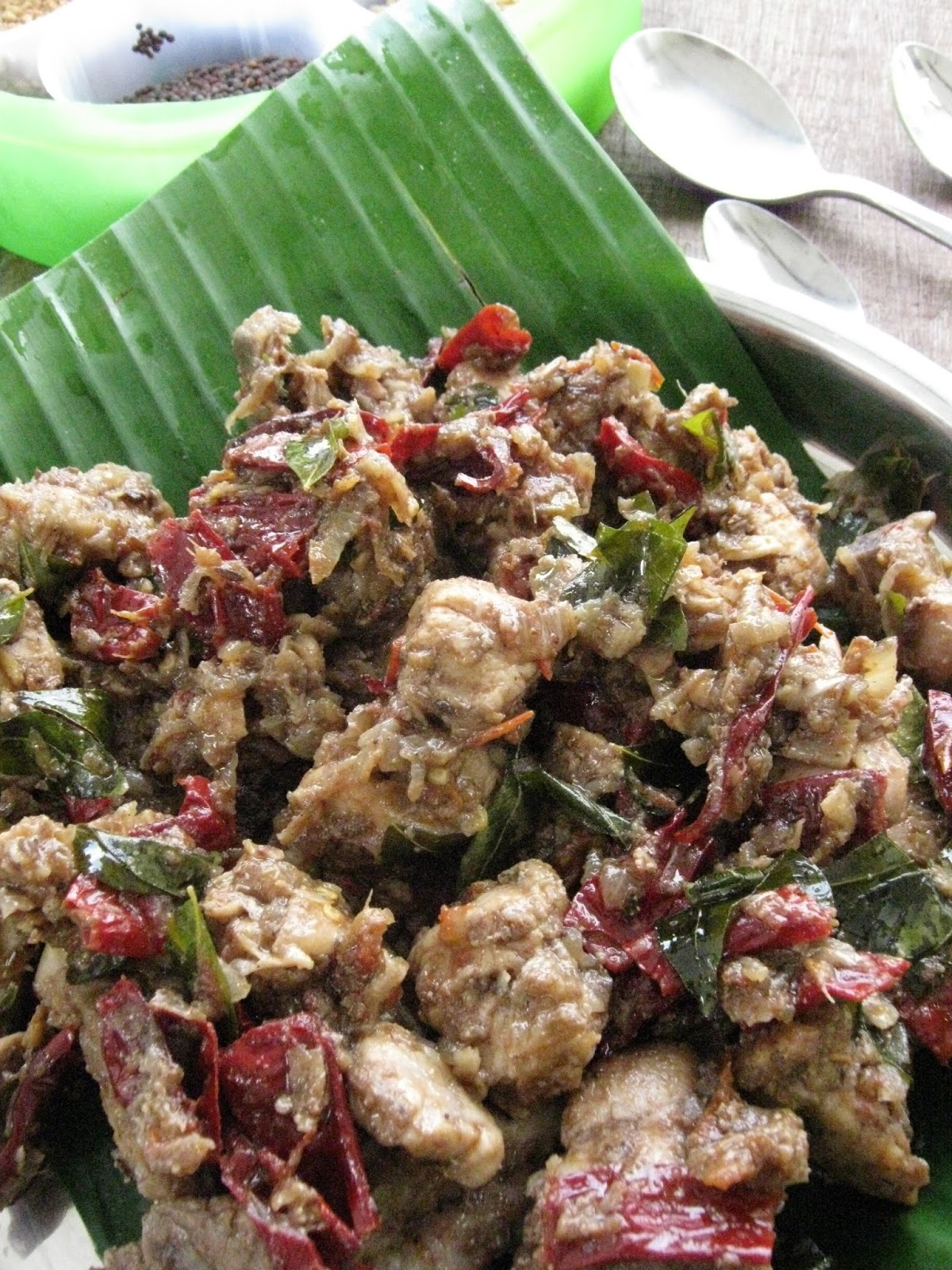 KARI LEAFS ... Malaysian flavour's: CHICKEN UPPU CURRY