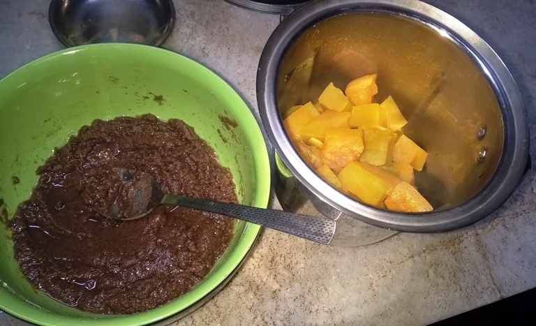 Pumpkin Sorghum(Jowar) Ragi(Nachni) Cake