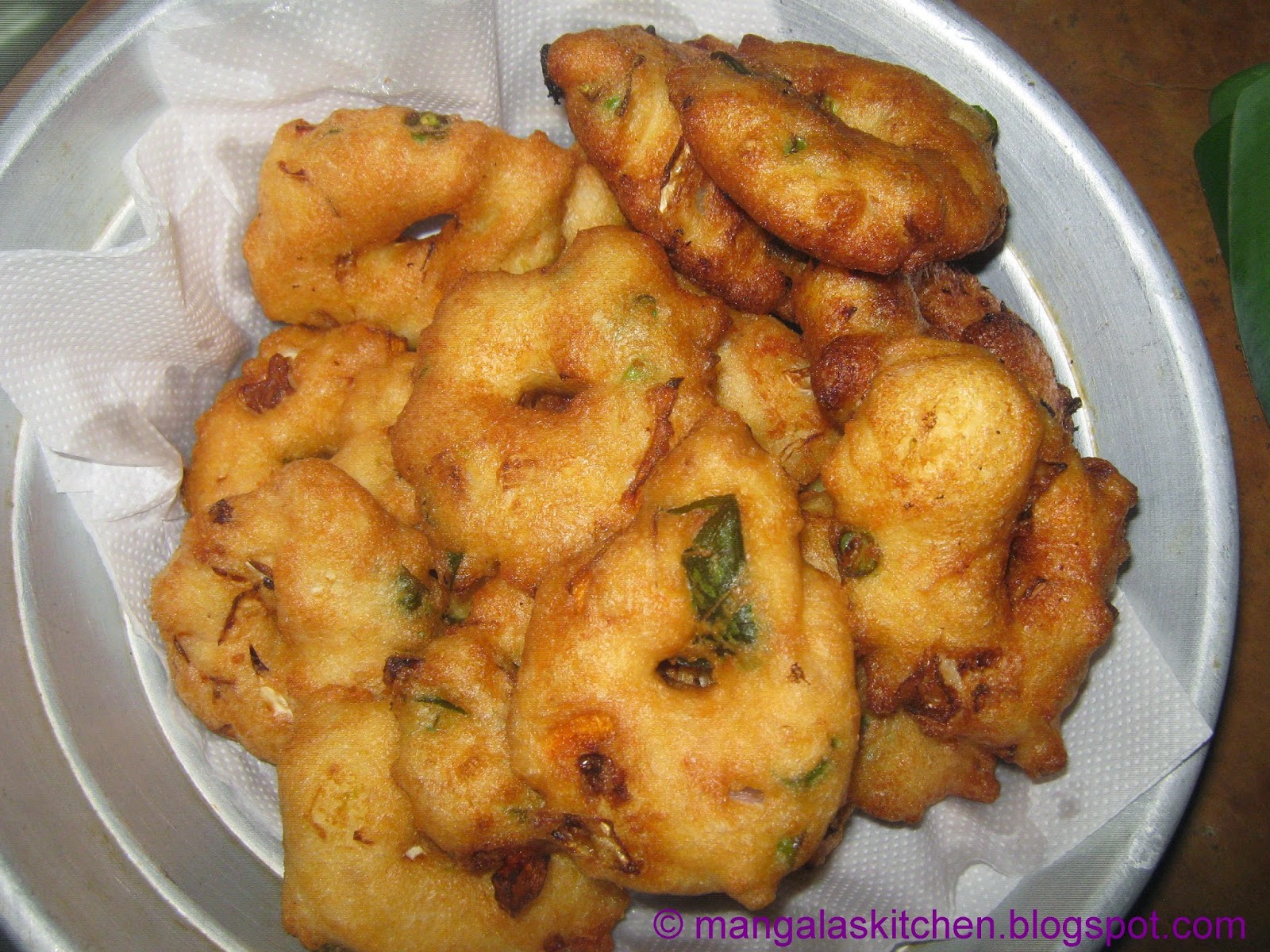 Spongy Fluffy Vegetable Medhu Vada - Vegetables mixed Urad dal Vada ...