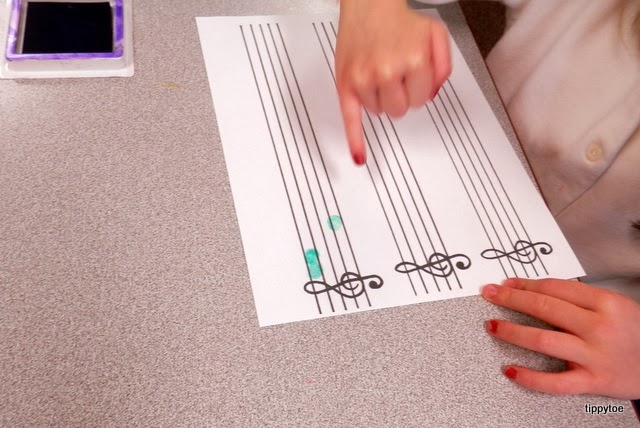 Tippytoe Crafts: Fingerprint Musical Notes