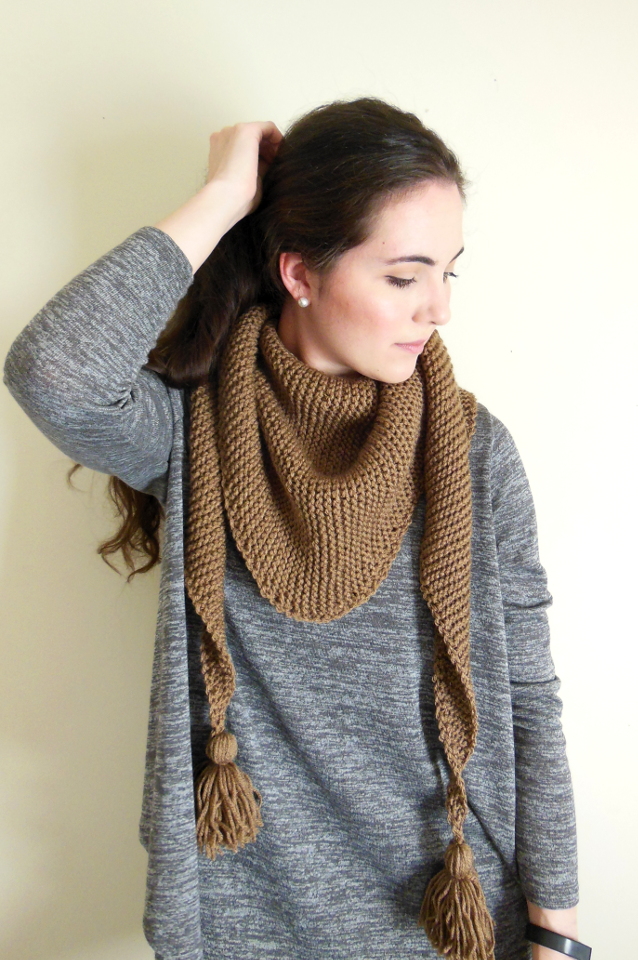 Triangle tassle scarf