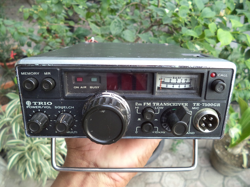 MEDAN RADIO: Trio TR-7500GR (terjual)