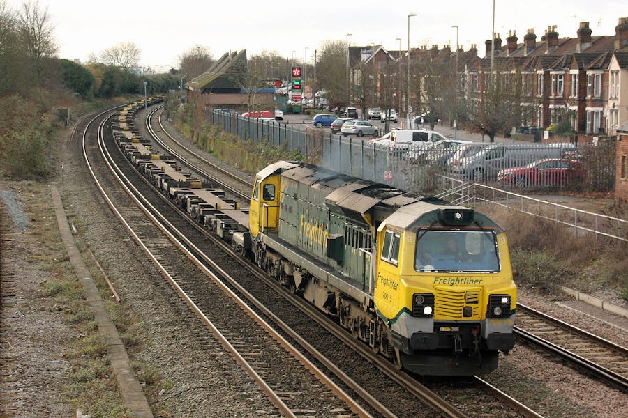 47s and other Classic Power at Southampton: Freightliner Class 70 ...