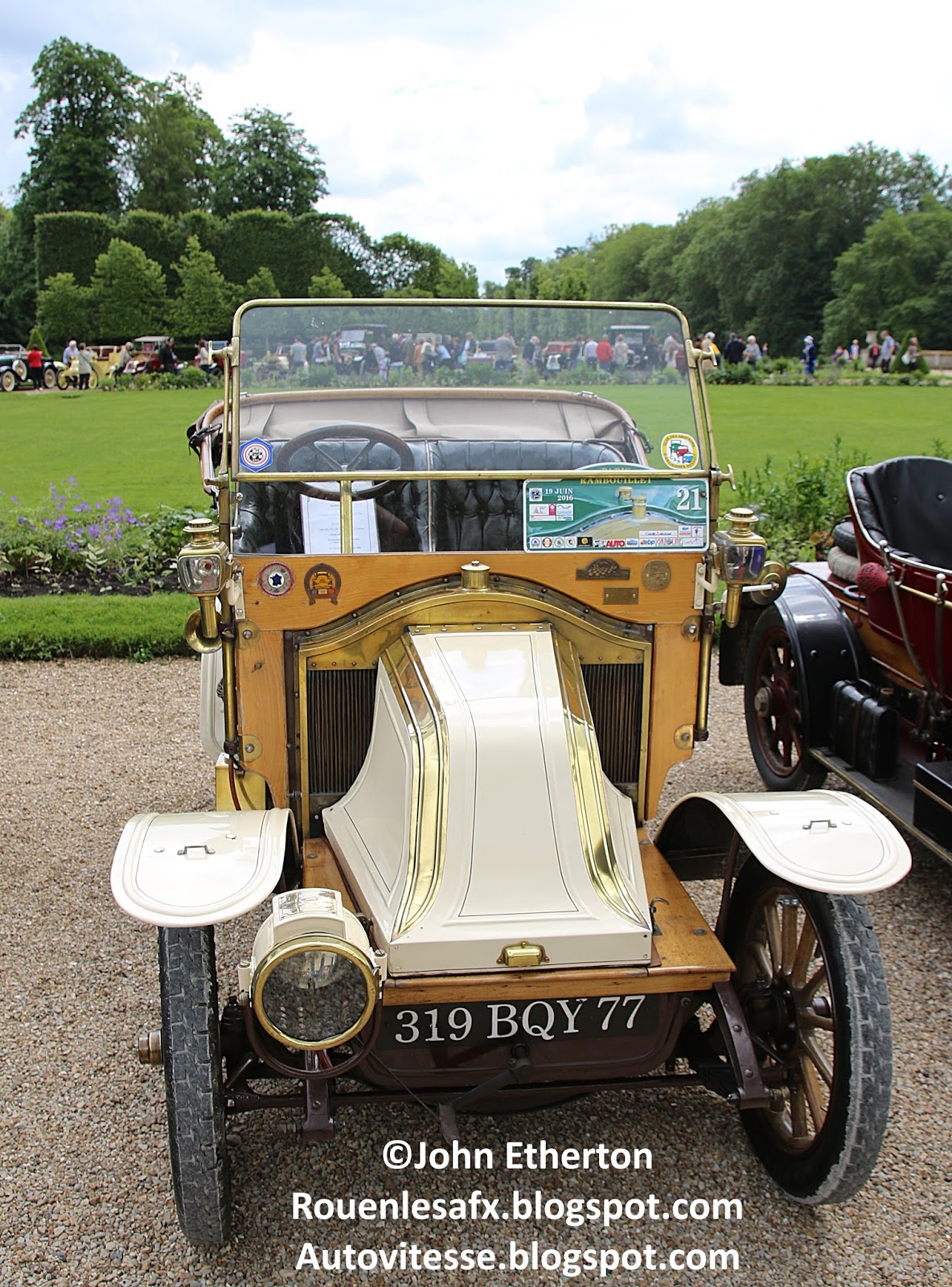 Auto Vitesse: 1908 Renault AX 8CV voiturette