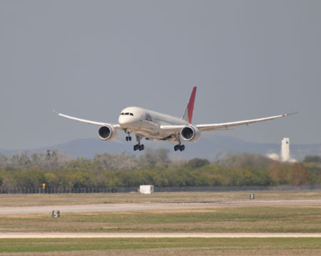 JAL's first 787 is almost ready! - JAL Flyer