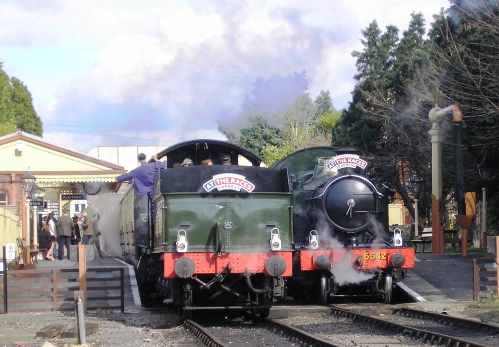GWR 2800 Class No. 2807: At The Races