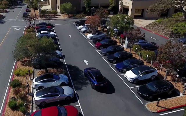 Vídeo Tesla Model X Em Condução Totalmente Autônoma
