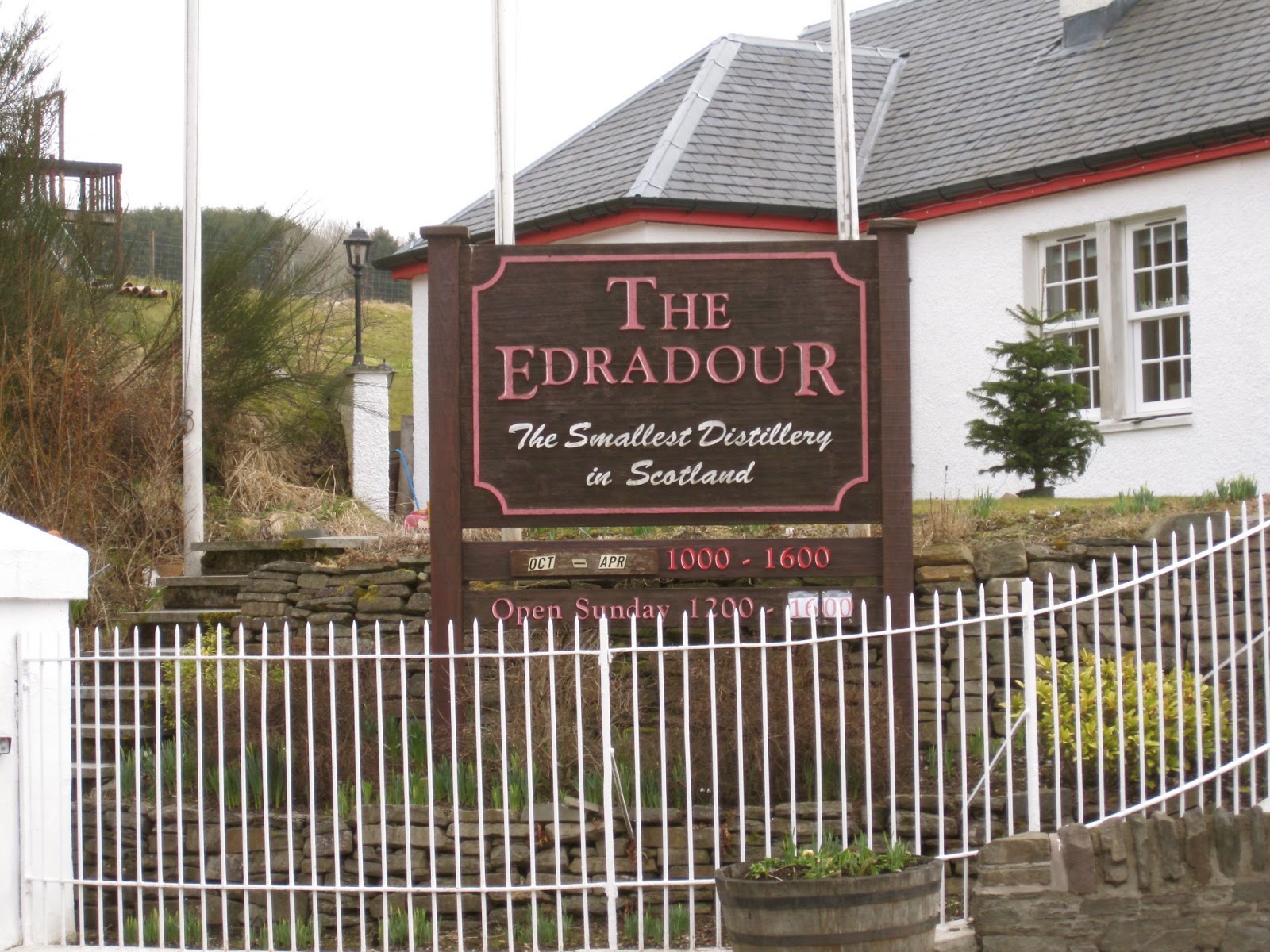 Small Town Oil Wife: Edradour Distillery - The Smallest Distillery in ...