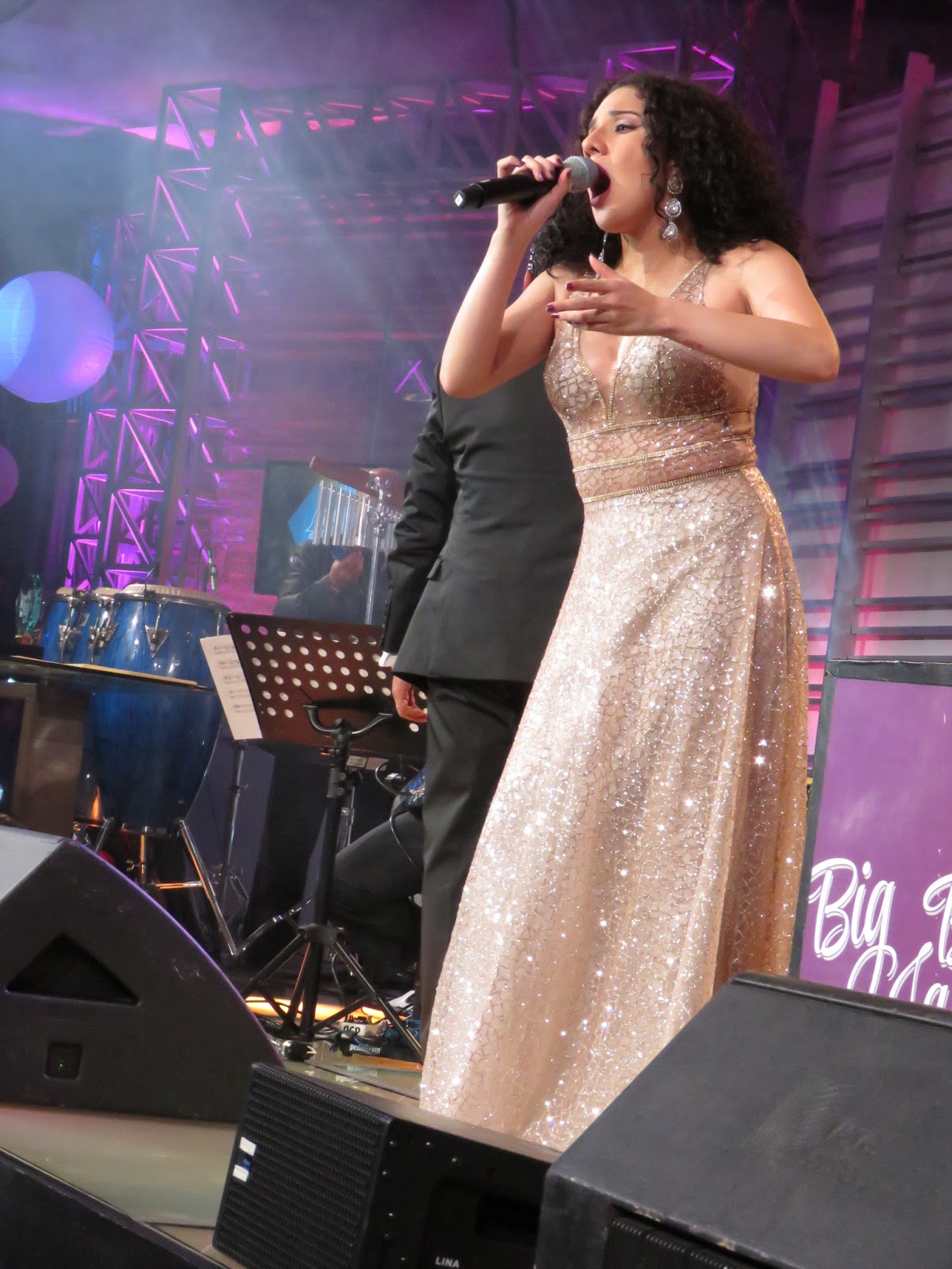 somos el espectador: BRISSIA MAYAGOITIA SE LLEVA TODOS LOS BRAVOS