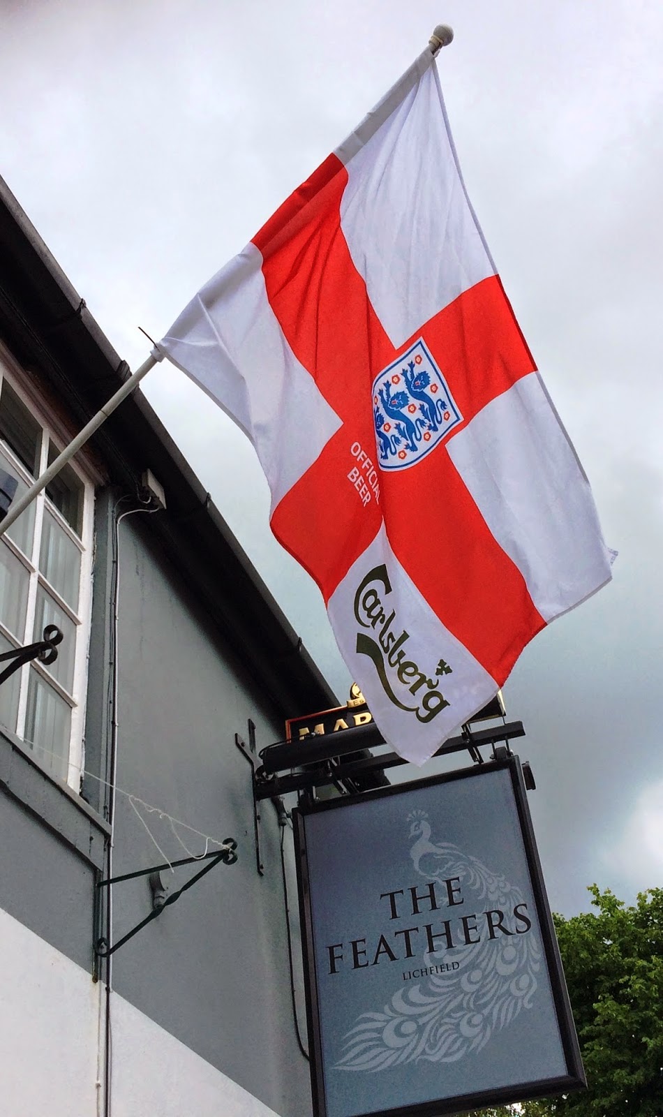 Patrick Comerford: Rescuing the flag of Saint George from football ...