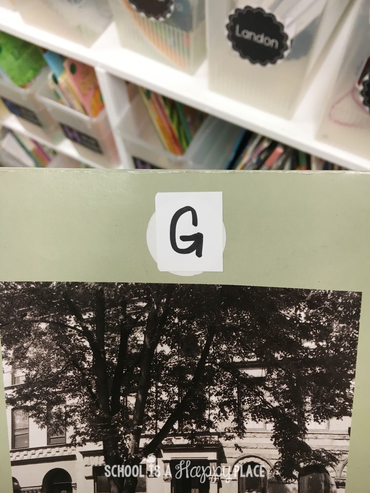 School Is a Happy Place: Classroom Library Made Simple (Including FREE ...