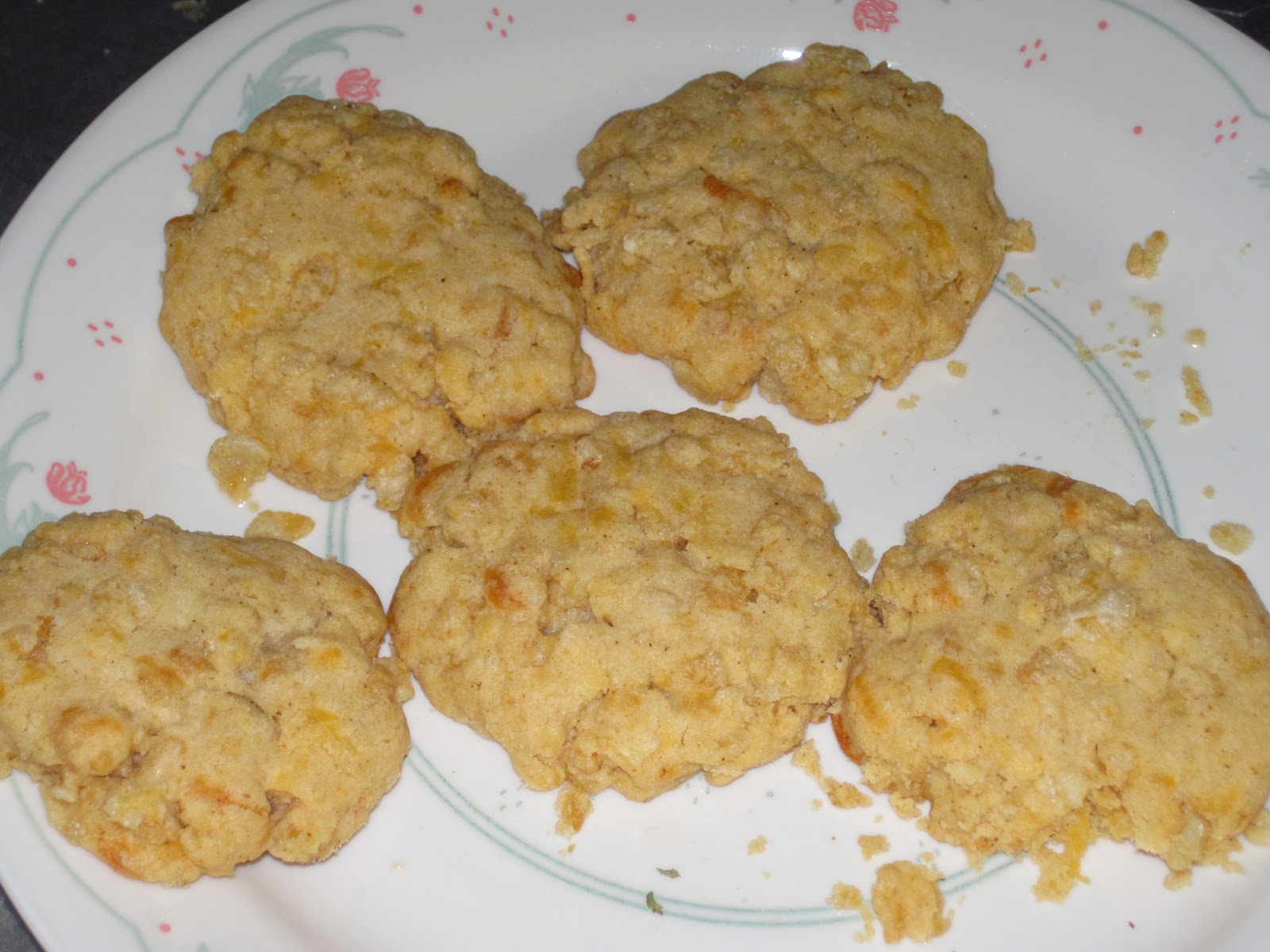 We love to cook and eat!: Spicy Cheese Cookies