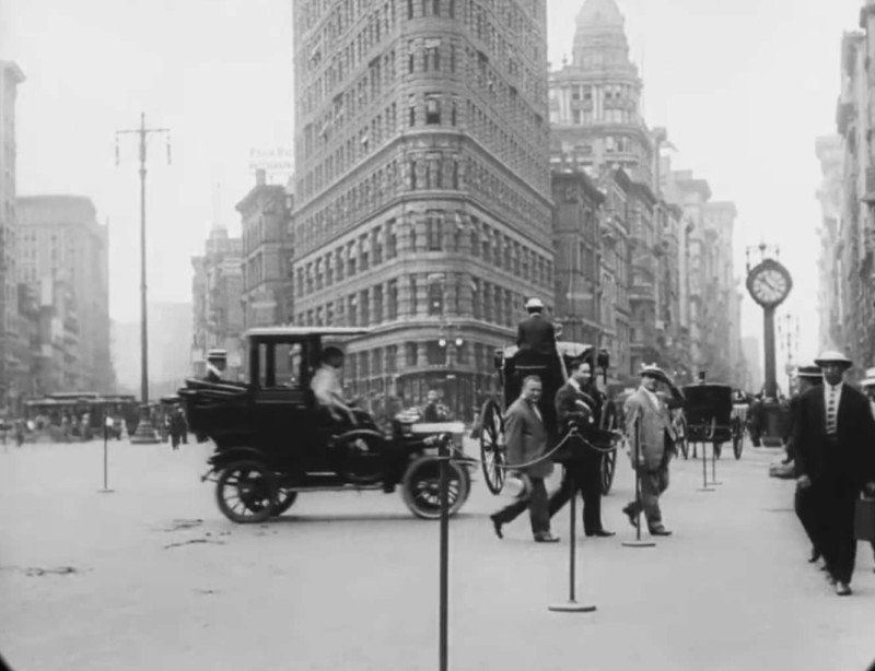 This Footage of NYC From 1911 Gives a Glimpse Into What Life Was Like ...