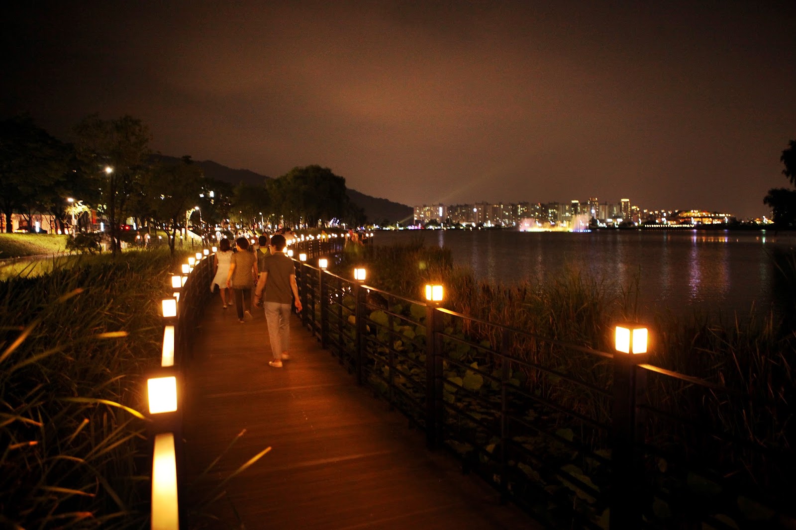 4 Places to Cool Off in Daegu, South Korea during Summer - Suseong Lake ...