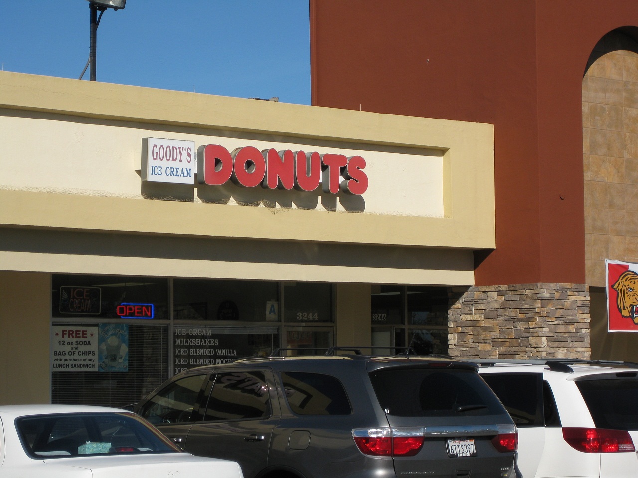 Donut Journey: Yes, there really are Goodies @ Goody's Donuts - 95/100
