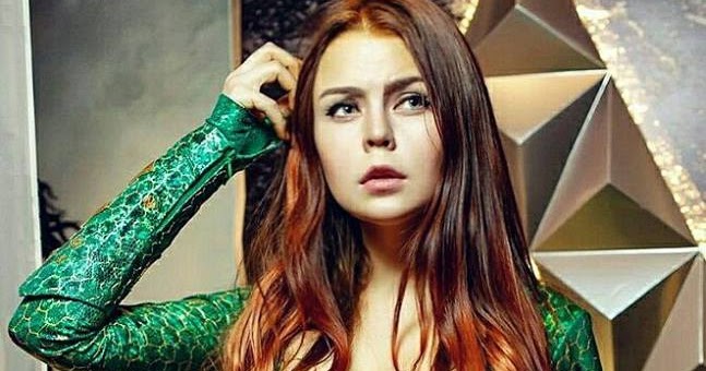 Calvin's Canadian Cave of Coolness: Cosplay By Asami Gate