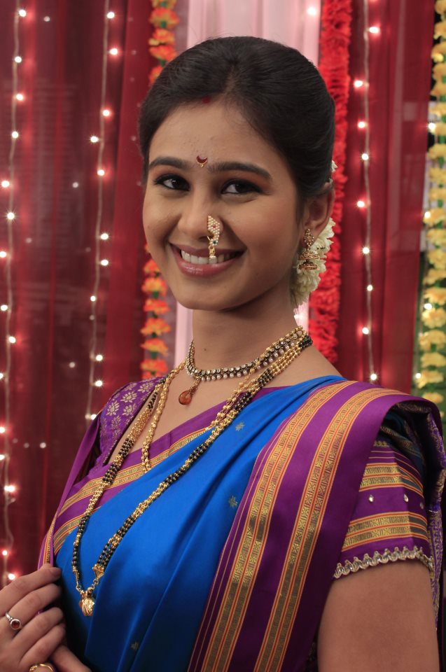 Mrunal Dusanis in Saree | Veethi