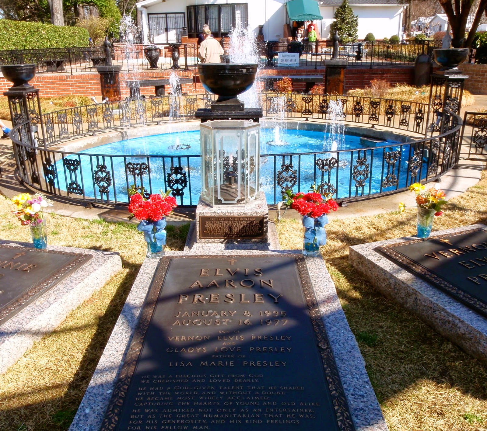One Day in America: Elvis's Graceland… Gotta Do It