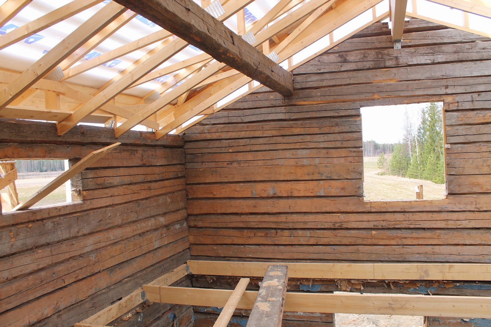 Italianpunainen paritupa: Aluskate ja ruodelaudoitus