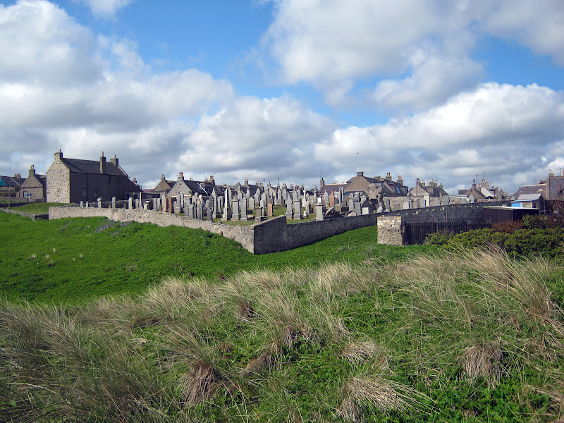 walking the rainbow trail: Inverallochy to St Combs along Whitelink Bay