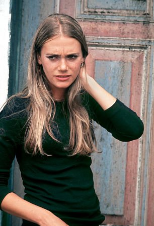 Retro ACTIVE Critiques: Peggy Lipton –– The Prettiest + Coolest Lady
