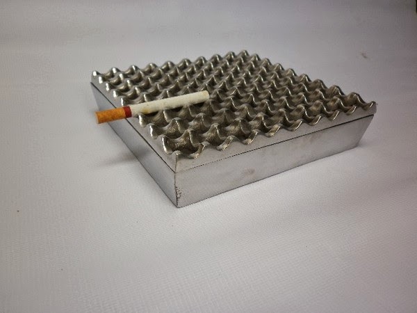 Kotak Rokok Kayu: Asbak Rokok Aluminium