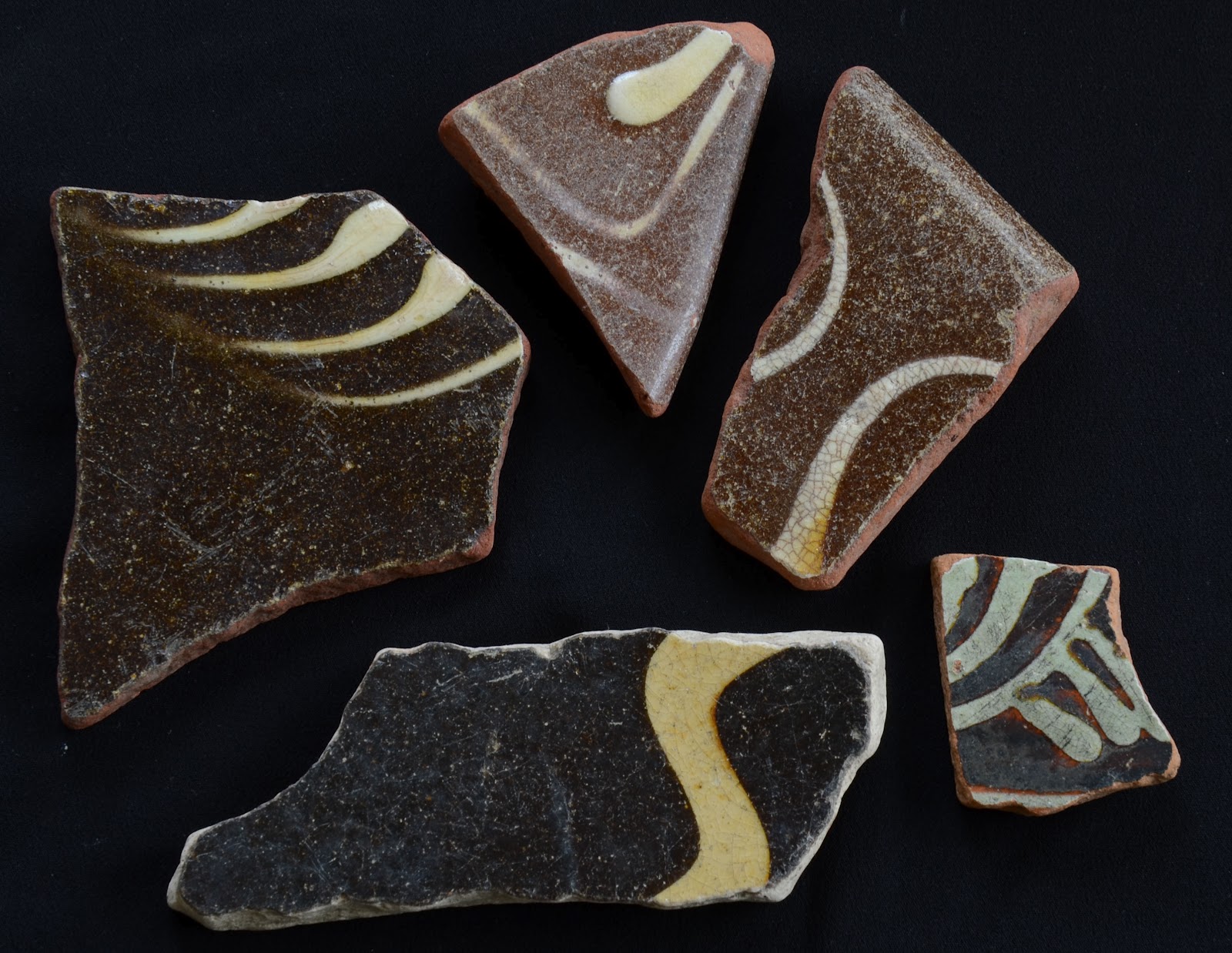 Mudlarking: Metropolitan slipware 1630 -1700