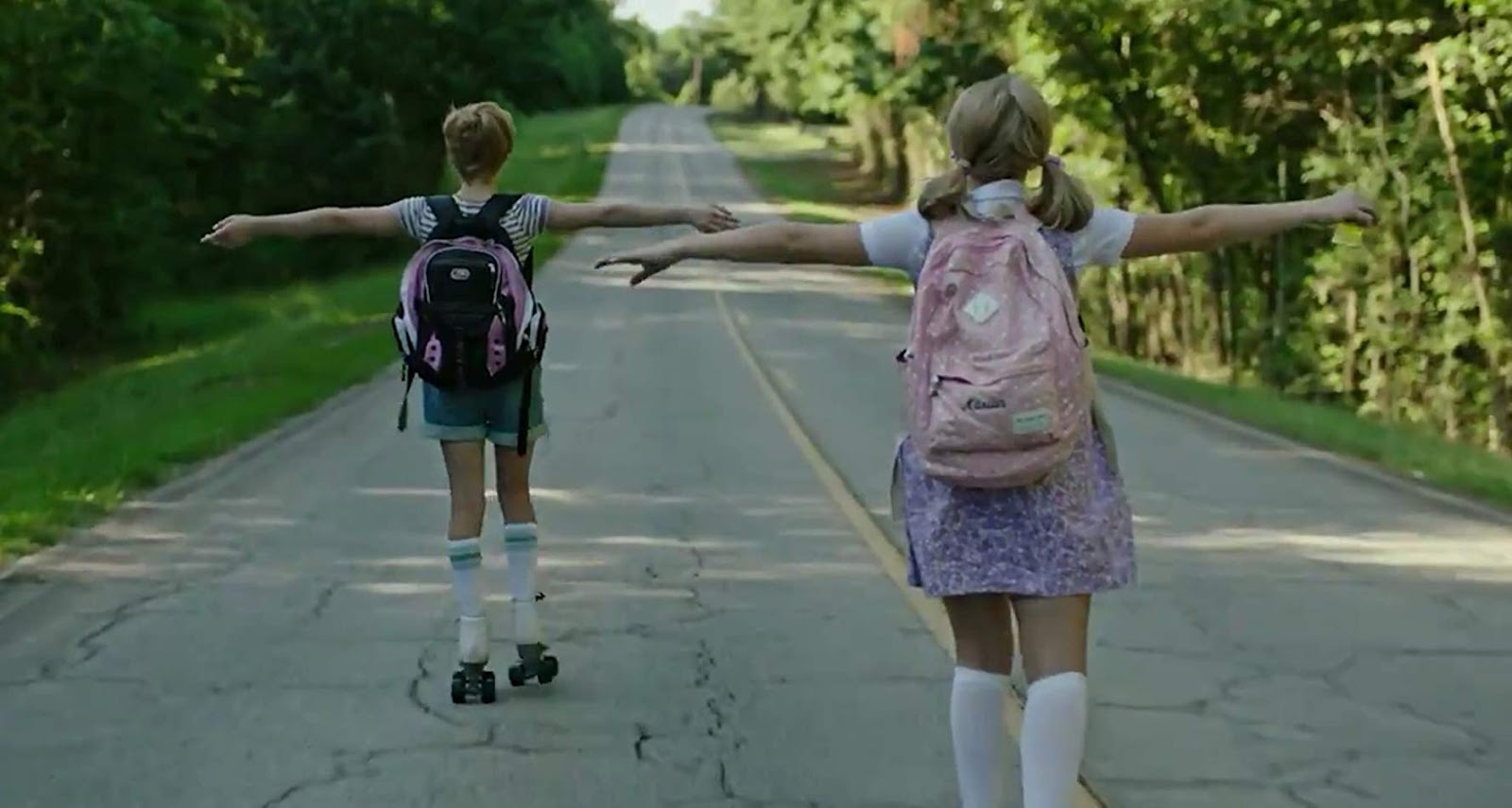 In Central Perk: Sharp Objects