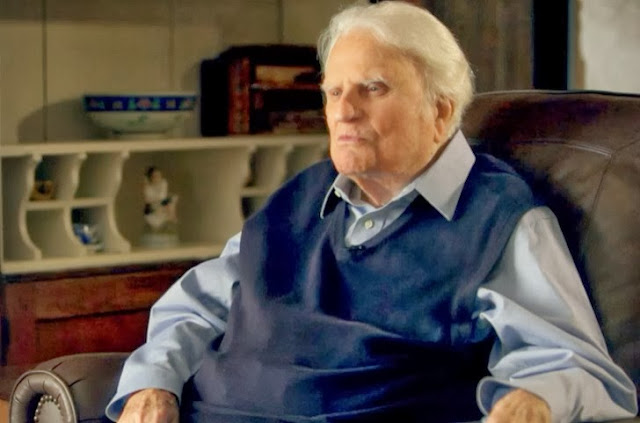 Evangelist Franklin Graham Requests Prayers for his father, Billy Graham