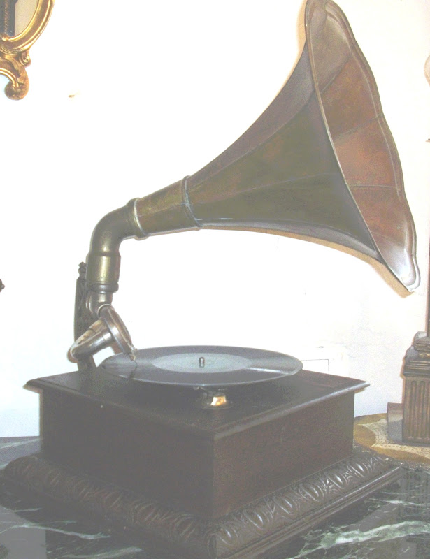 ancien gramophone phonographe a pavillon GARRARD XIXeme