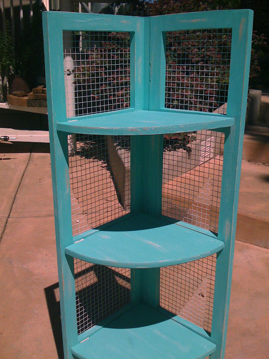 Runaway Thrift: Distressed Bathroom Shelf - A Little Monday Lovin'