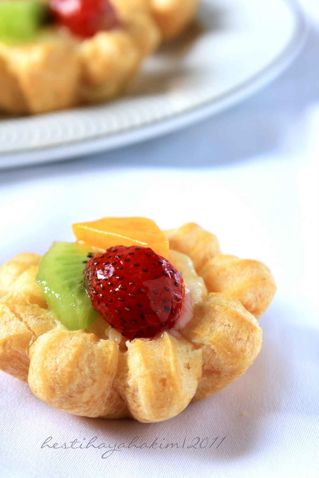 HESTI'S KITCHEN : yummy for your tummy: Fruit Choux (Sus Vla Buah)