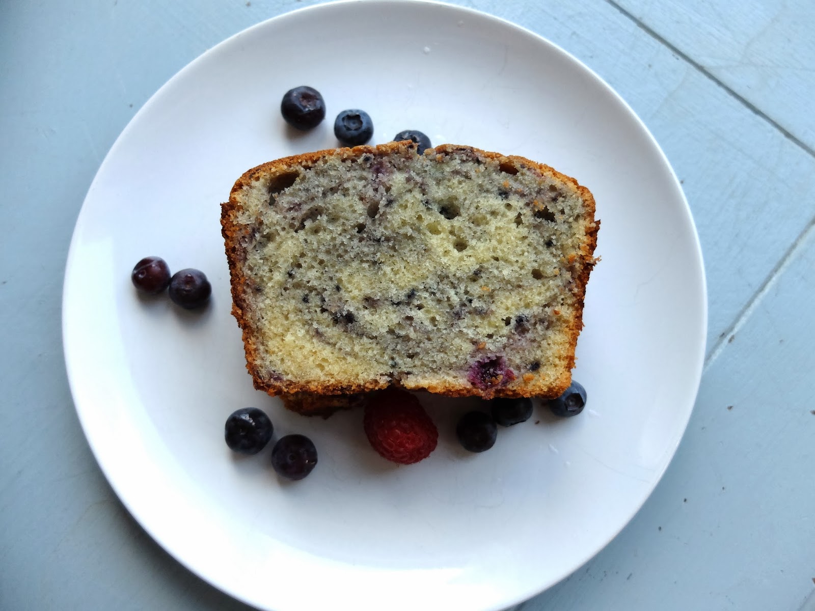 Sugar Boles: Double Berry Pound Cake