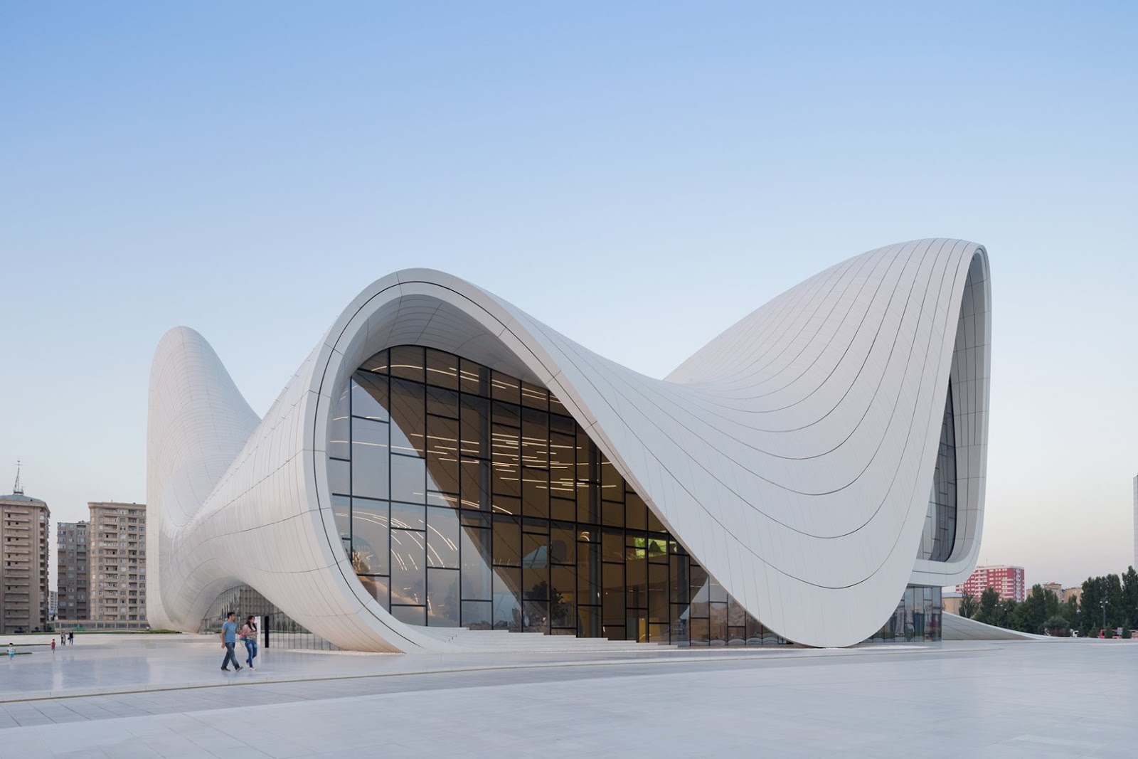 Neo futurist architecture : The Heydar Aliyev Cultural Centre - archicture