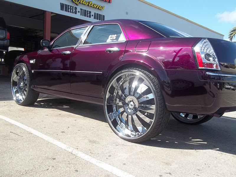 PHOTOGRAPHY BY MIAMIEARL: Chyrsler 300 on 30" Asanti's Candy Purple