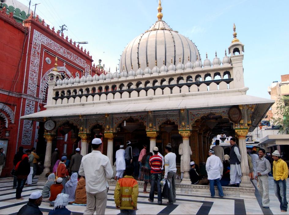 Famous As A Sufi Shrine - Hazrat Nizamuddin's Dargah, New Delhi ...