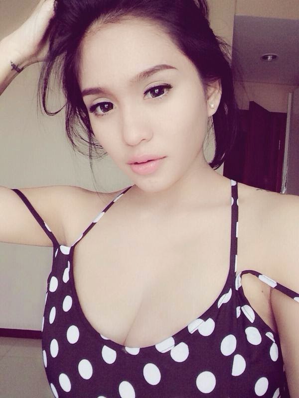 BIBIE JULIUS SEKSI SELFIE FOTO PART 2 - ZONA ARTIS LAGI