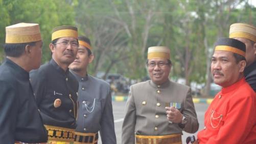 " SANGGAR NUSANTARA DOT COM " | Jakarta: SEWA BAJU ADAT BUGIS ...