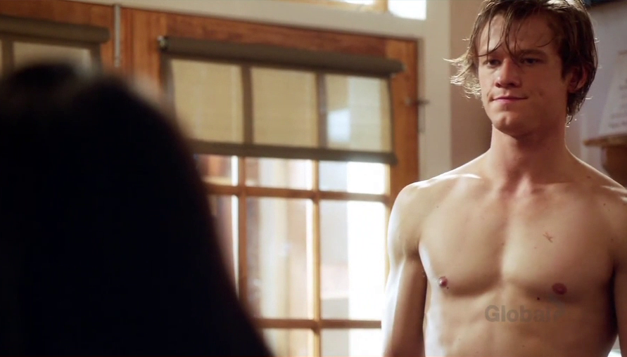 Alexis_Superfan's Shirtless Male Celebs: Lucas Till shirtless in MacGyver, Season 3, Ep 15 Caps ...