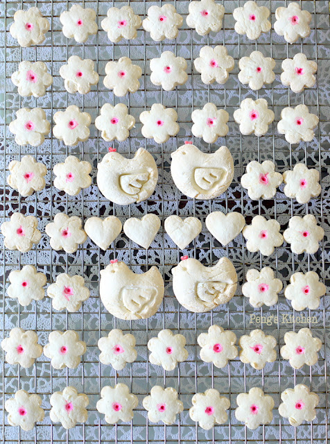 Peng's Kitchen: Coconut Cream Tapioca Cookie (Kueh Bangkit)