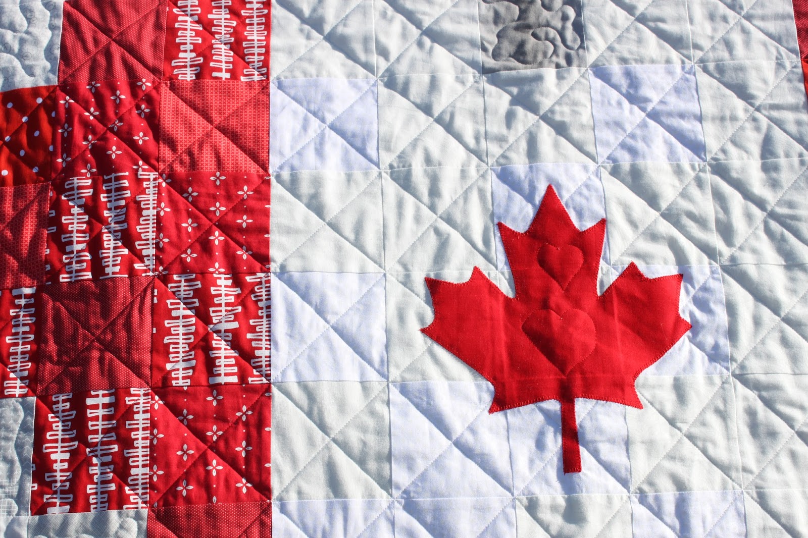 Daydreams of Quilts: Canadian Flag Pixel Heart Quilts