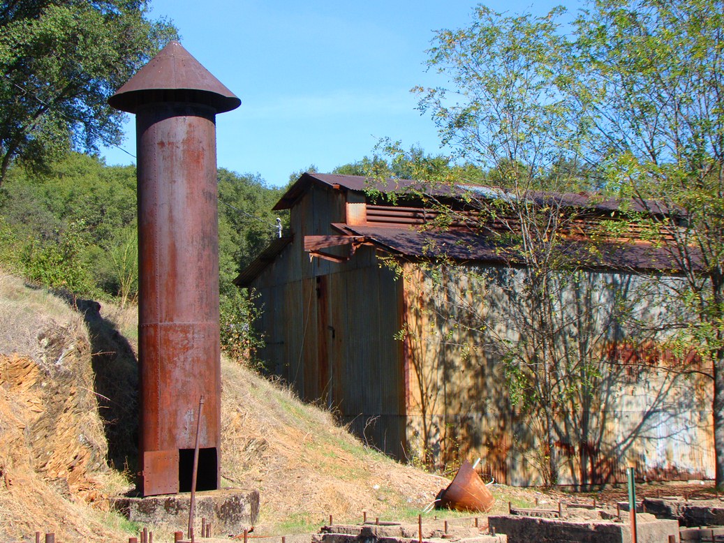 Geotripper: Depth Matters: A Tour of the Kennedy Mine Property in ...