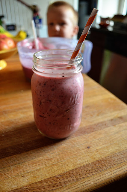 *Random Thoughts of a SUPERMOM!*: Kid-Friendly Fruit and Yogurt Smoothie