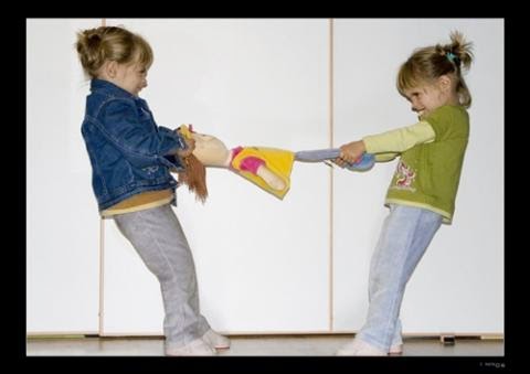 Mamás al 100: ¡No quiere compartir!