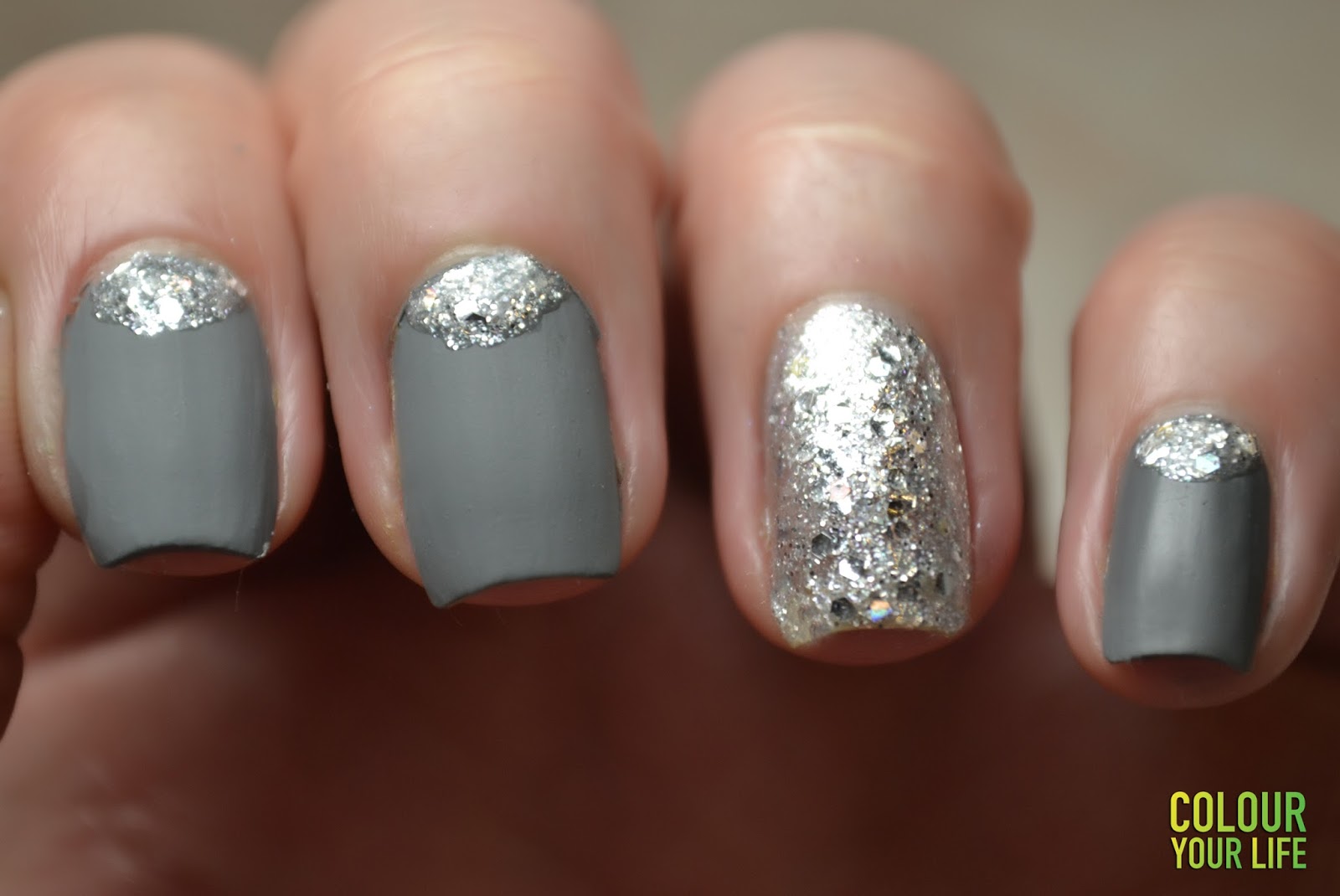 Colour your life: January's Nails Challenge - Ice or Silver nails