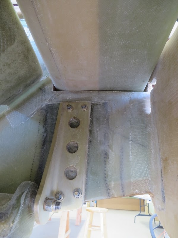 The Long EZ Build: Center section spar install