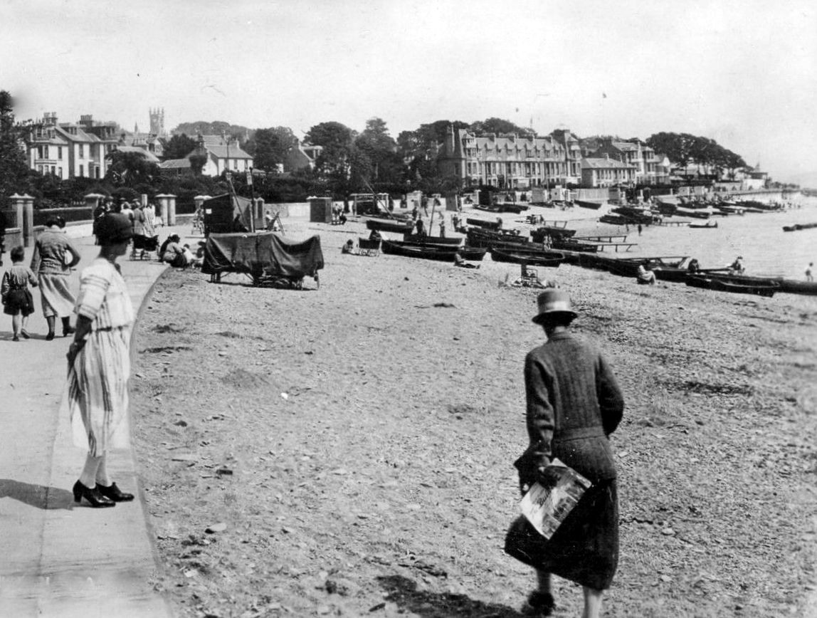 Tour Scotland: Old Photograph Beach Dunoon Scotland