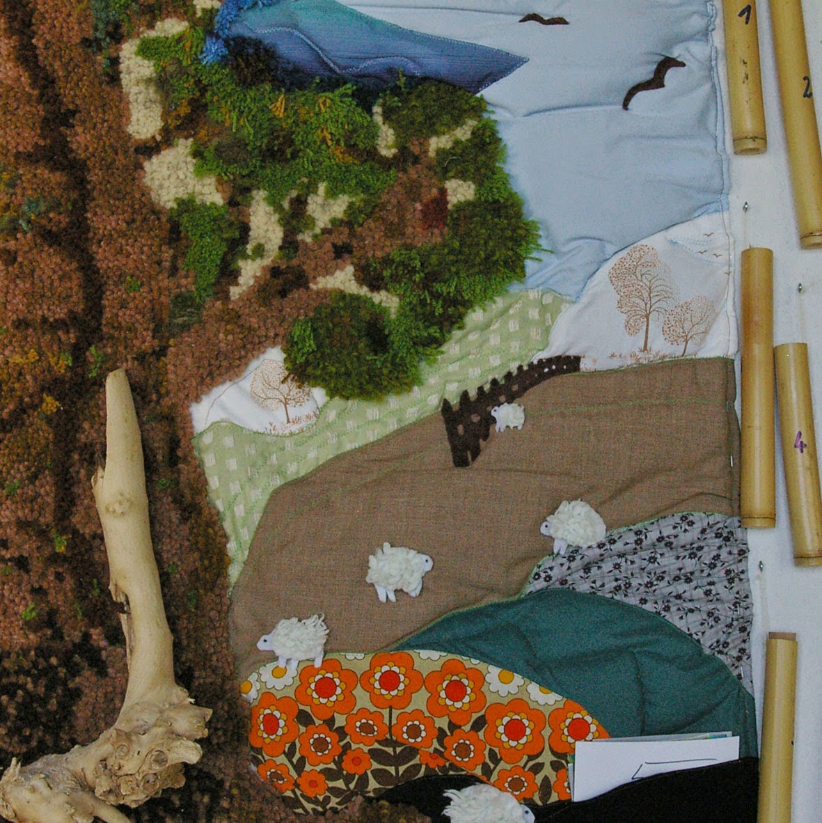 VALGELE VALGEGA EHK VÄRVILISELT: Kodutööd 2014