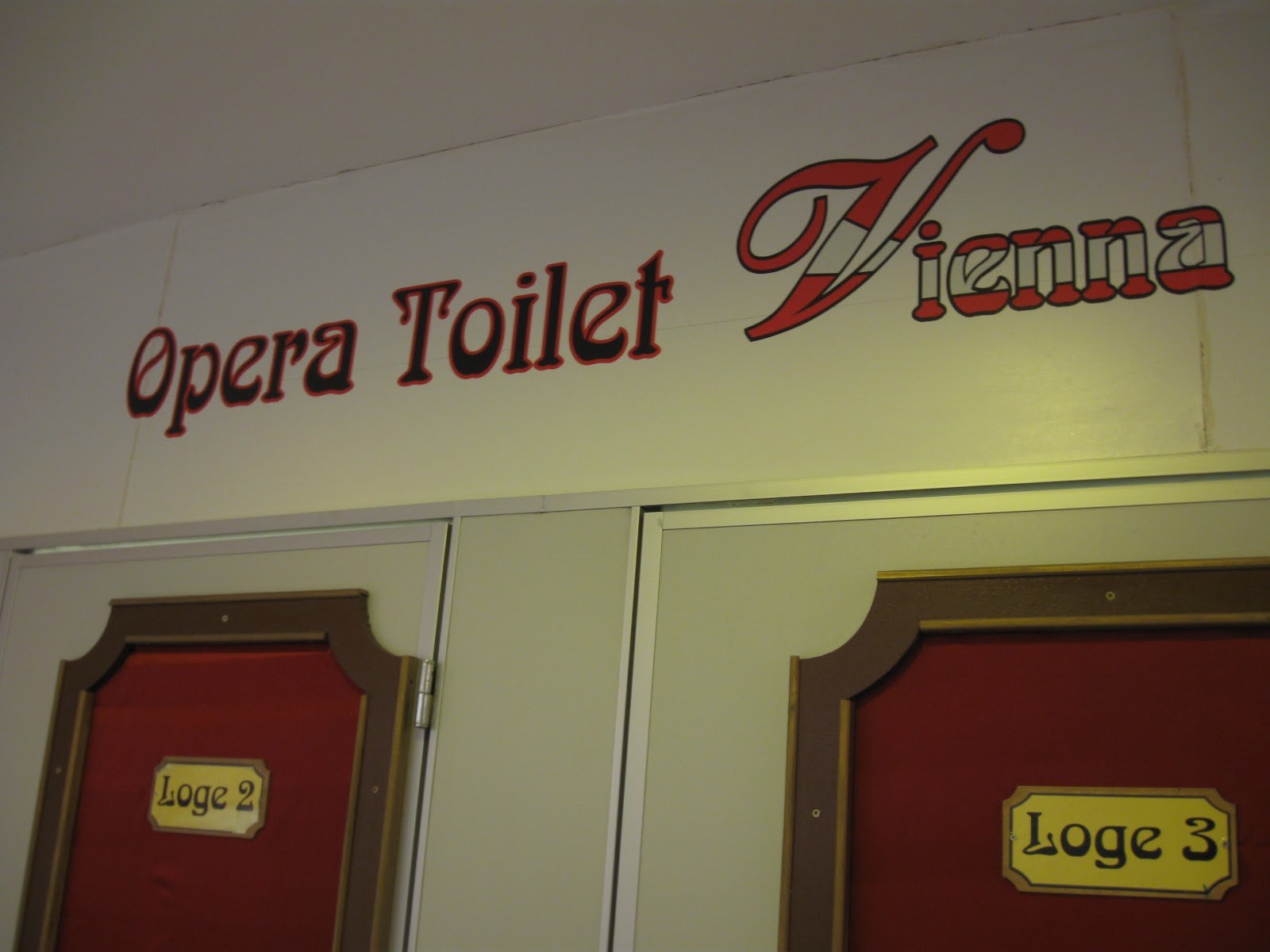 ViennaVentures: Vienna Semester: Day 3: Opera Toilet