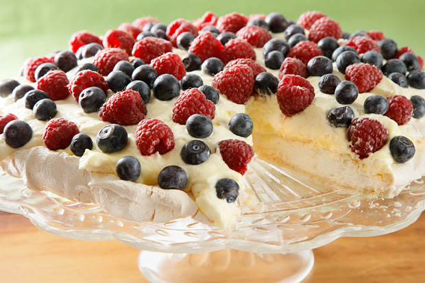 Clo's Sensuous Delights: Pavlova Avec Du Lemon Curd, De La Chantilly Et ...